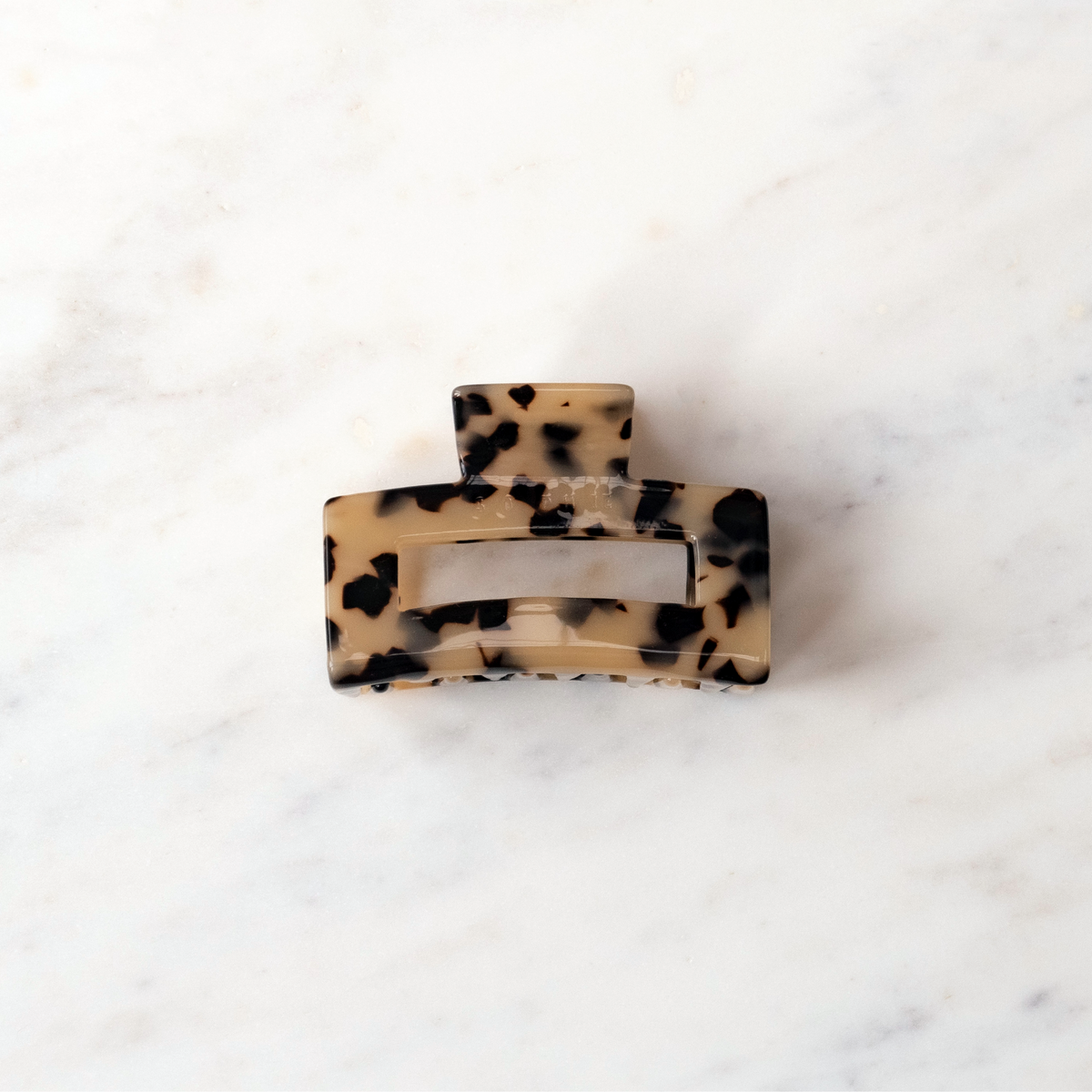 Sophie- Medium Light Claw Clip – The Country Providore